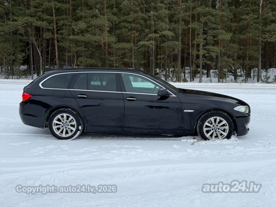 Melns BMW 5 Series 2011 Tallina, ar dzinēja tilpumu 3.00 L un nobraukumu 329 tūkst. km par 10900 €, foto 7 vietnē AUTOMOTO.COM.LV