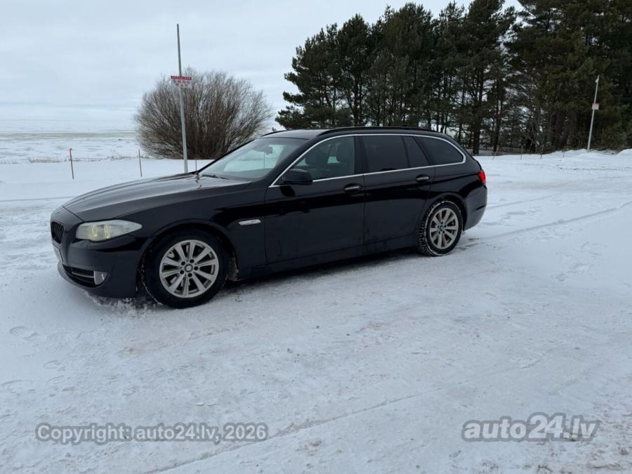 Melns BMW 5 Series 2011 Tallina, ar dzinēja tilpumu 3.00 L un nobraukumu 329 tūkst. km par 10900 €, foto 14 vietnē AUTOMOTO.COM.LV