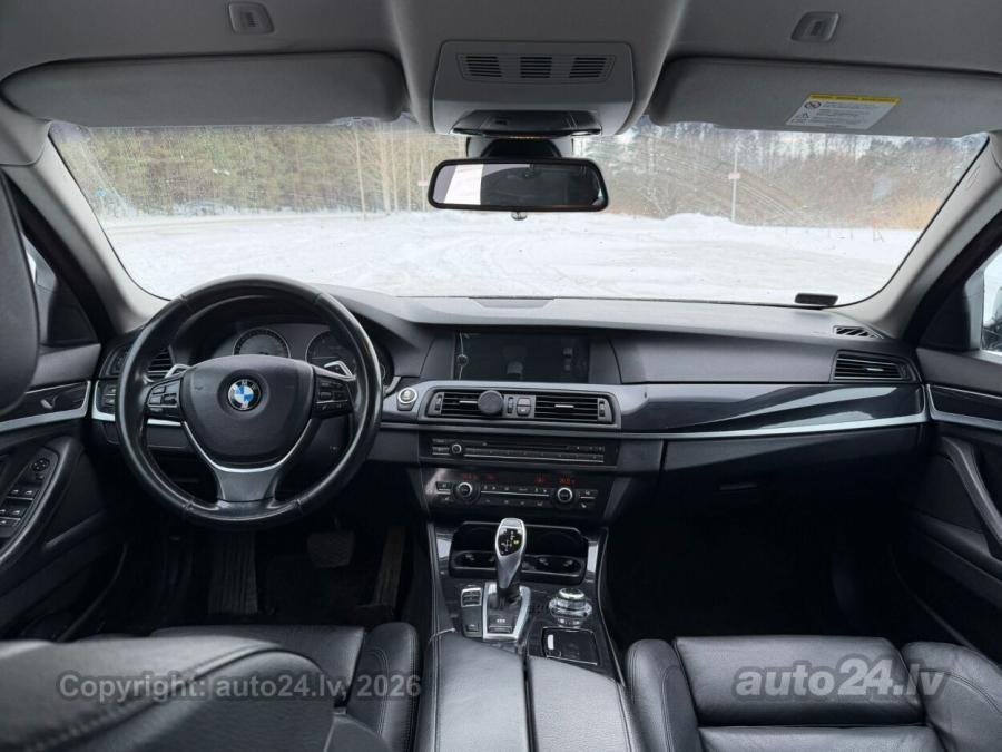 Melns BMW 5 Series 2011 Tallina, ar dzinēja tilpumu 3.00 L un nobraukumu 329 tūkst. km par 10900 €, foto 21 vietnē AUTOMOTO.COM.LV