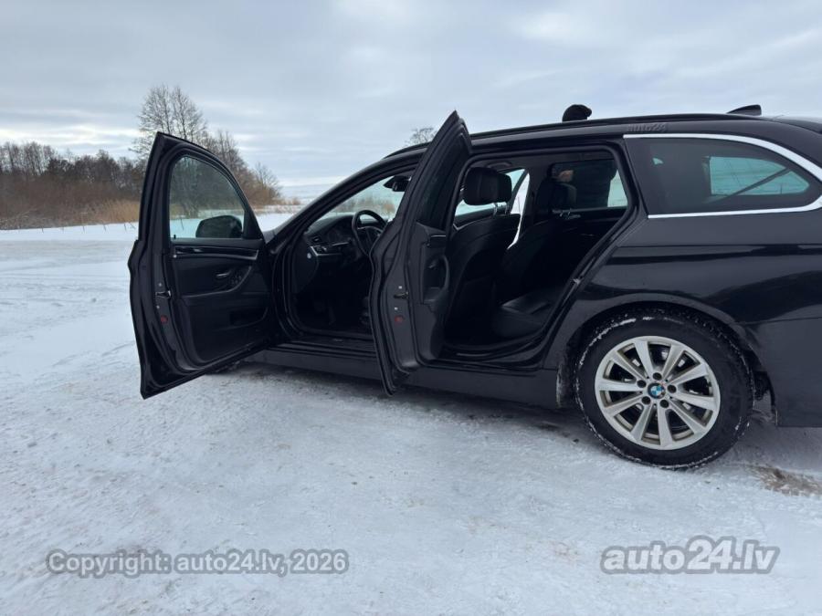 Melns BMW 5 Series 2011 Tallina, ar dzinēja tilpumu 3.00 L un nobraukumu 329 tūkst. km par 10900 €, foto 27 vietnē AUTOMOTO.COM.LV