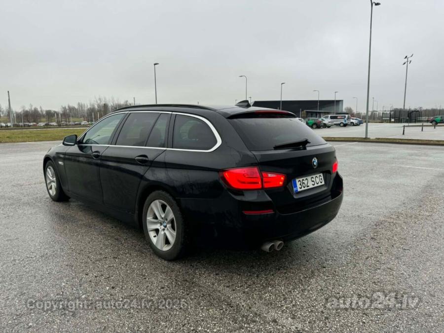 Melns BMW 5 Series 2011 Mustvē, ar dzinēja tilpumu 3.00 L un nobraukumu 400 tūkst. km par 7999 €, foto 3 vietnē AUTOMOTO.COM.LV