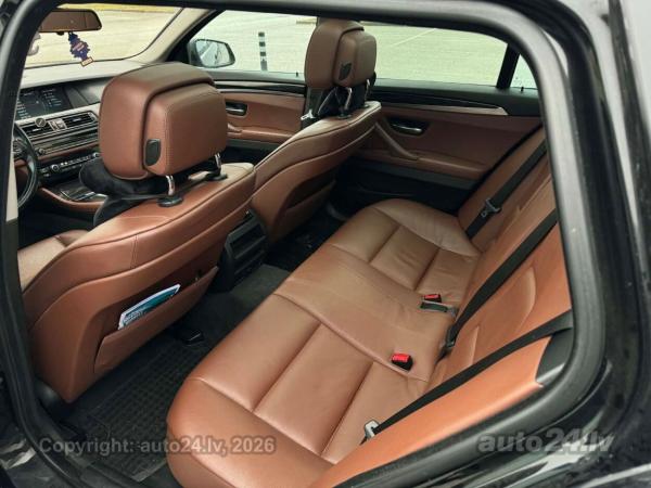 Melns BMW 5 Series 2011 Mustvē, ar dzinēja tilpumu 3.00 L un nobraukumu 400 tūkst. km par 7999 €, foto 10 vietnē AUTOMOTO.COM.LV