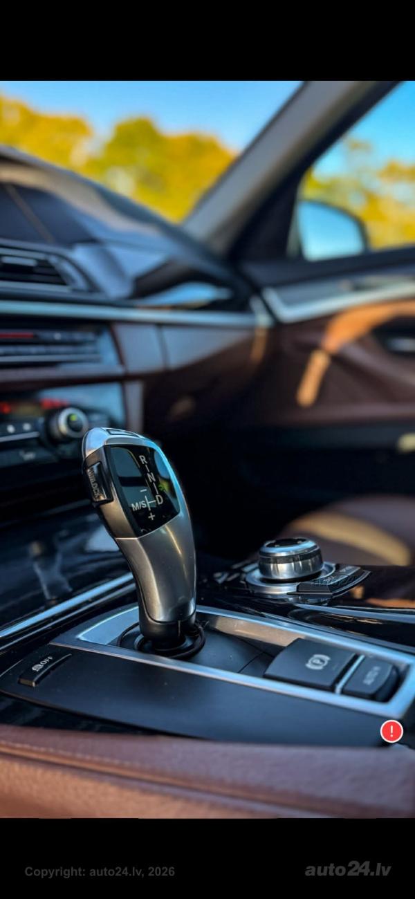 Melns BMW 5 Series 2011 Mustvē, ar dzinēja tilpumu 3.00 L un nobraukumu 400 tūkst. km par 7999 €, foto 11 vietnē AUTOMOTO.COM.LV