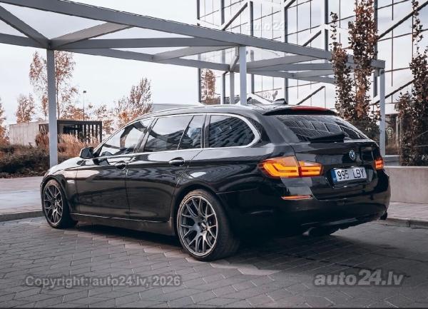 Black BMW 5 Series 2011 in Tallinn, with an engine capacity of 3.00 L and mileage of 325 thousand km for 9500 €, photo 2 on AUTOMOTO.COM.LV