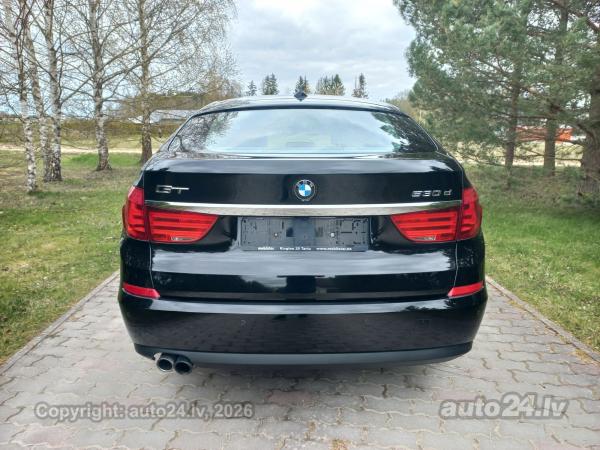 Black BMW 5 Series 2011 in Tartu, with an engine capacity of 3.00 L and mileage of 245 thousand km for 9490 €, photo 8 on AUTOMOTO.COM.LV