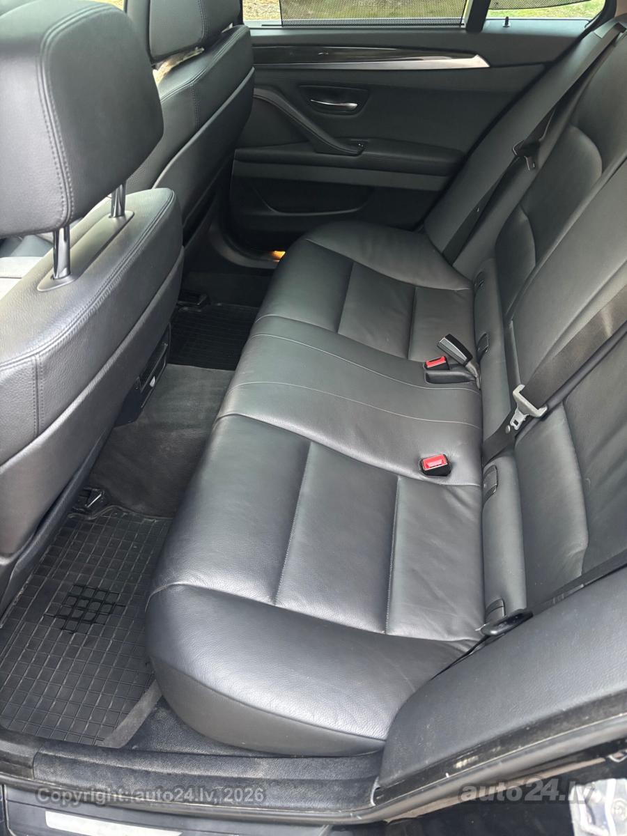 Melns BMW 5 Series 2011 Tallina, ar dzinēja tilpumu 3.00 L un nobraukumu 310 tūkst. km par 12500 €, foto 10 vietnē AUTOMOTO.COM.LV