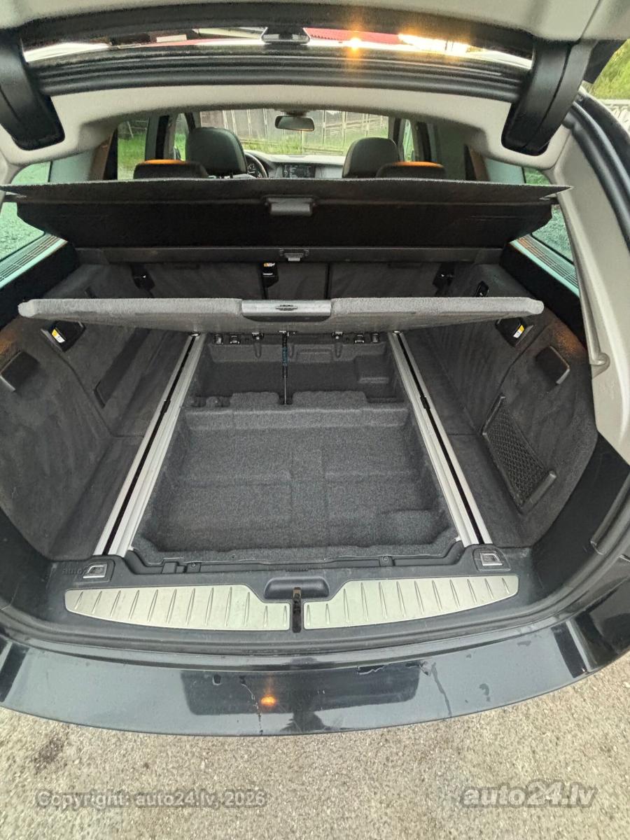 Melns BMW 5 Series 2011 Tallina, ar dzinēja tilpumu 3.00 L un nobraukumu 310 tūkst. km par 12500 €, foto 13 vietnē AUTOMOTO.COM.LV