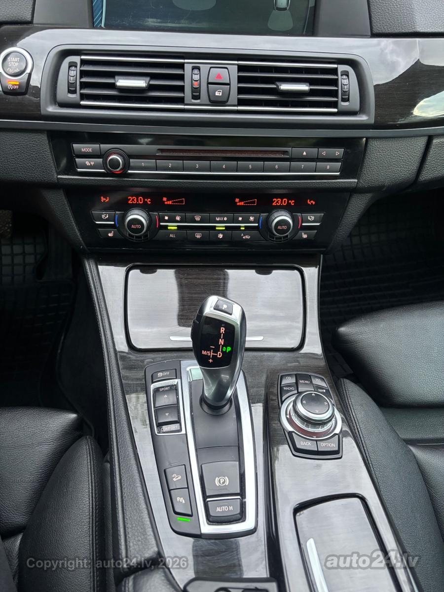 Melns BMW 5 Series 2011 Tallina, ar dzinēja tilpumu 3.00 L un nobraukumu 310 tūkst. km par 12500 €, foto 18 vietnē AUTOMOTO.COM.LV