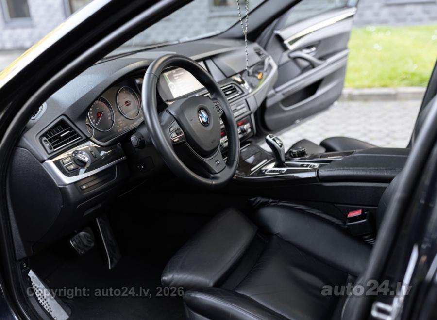 Black BMW 5 Series 2011 in Tallinn, with an engine capacity of 3.00 L and mileage of 291 thousand km for 11599 €, photo 11 on AUTOMOTO.COM.LV