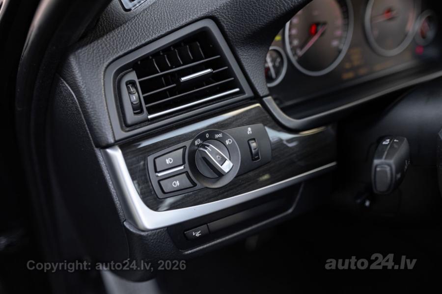 Black BMW 5 Series 2011 in Tallinn, with an engine capacity of 3.00 L and mileage of 291 thousand km for 11599 €, photo 20 on AUTOMOTO.COM.LV