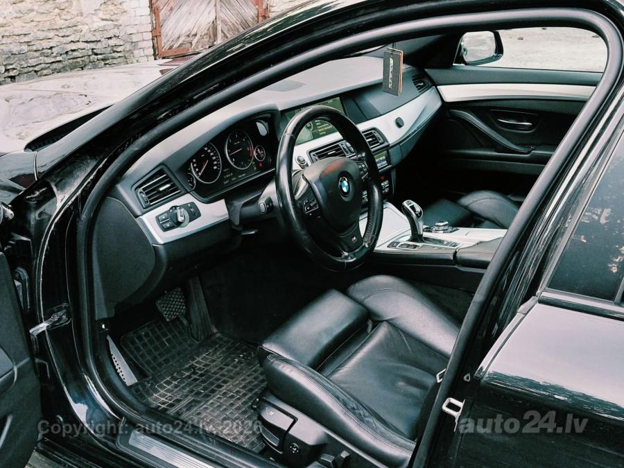 Melns BMW 5 Series 2011 Tallina, ar dzinēja tilpumu 3.00 L un nobraukumu 0 tūkst. km par 10499 €, foto 7 vietnē AUTOMOTO.COM.LV
