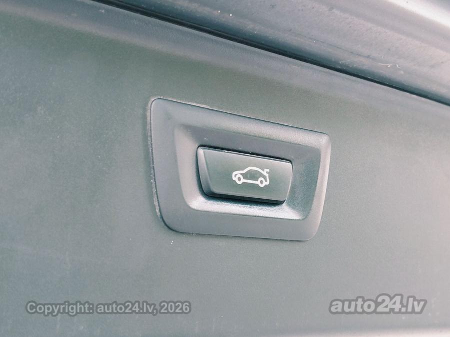 Melns BMW 5 Series 2011 Tallina, ar dzinēja tilpumu 3.00 L un nobraukumu 0 tūkst. km par 10499 €, foto 16 vietnē AUTOMOTO.COM.LV