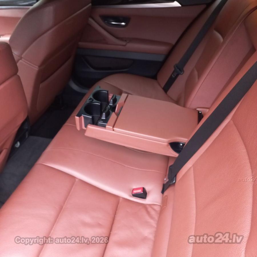 Black BMW 5 Series 2011 in Tallinn, with an engine capacity of 3.00 L and mileage of 380 thousand km for 7500 €, photo 10 on AUTOMOTO.COM.LV