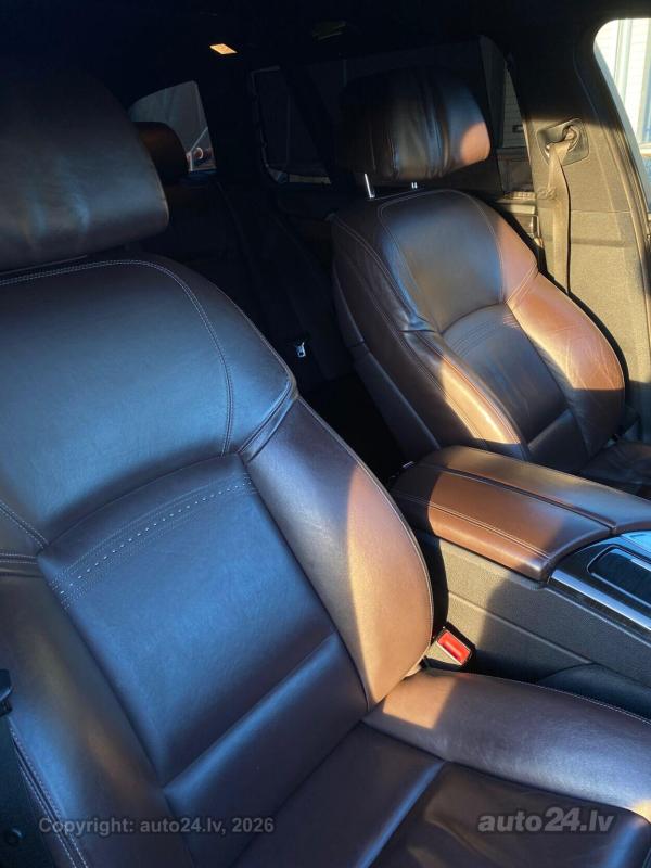 Melns BMW 5 Series 2012 Tallina, ar dzinēja tilpumu 3.00 L un nobraukumu 419 tūkst. km par 11500 €, foto 11 vietnē AUTOMOTO.COM.LV