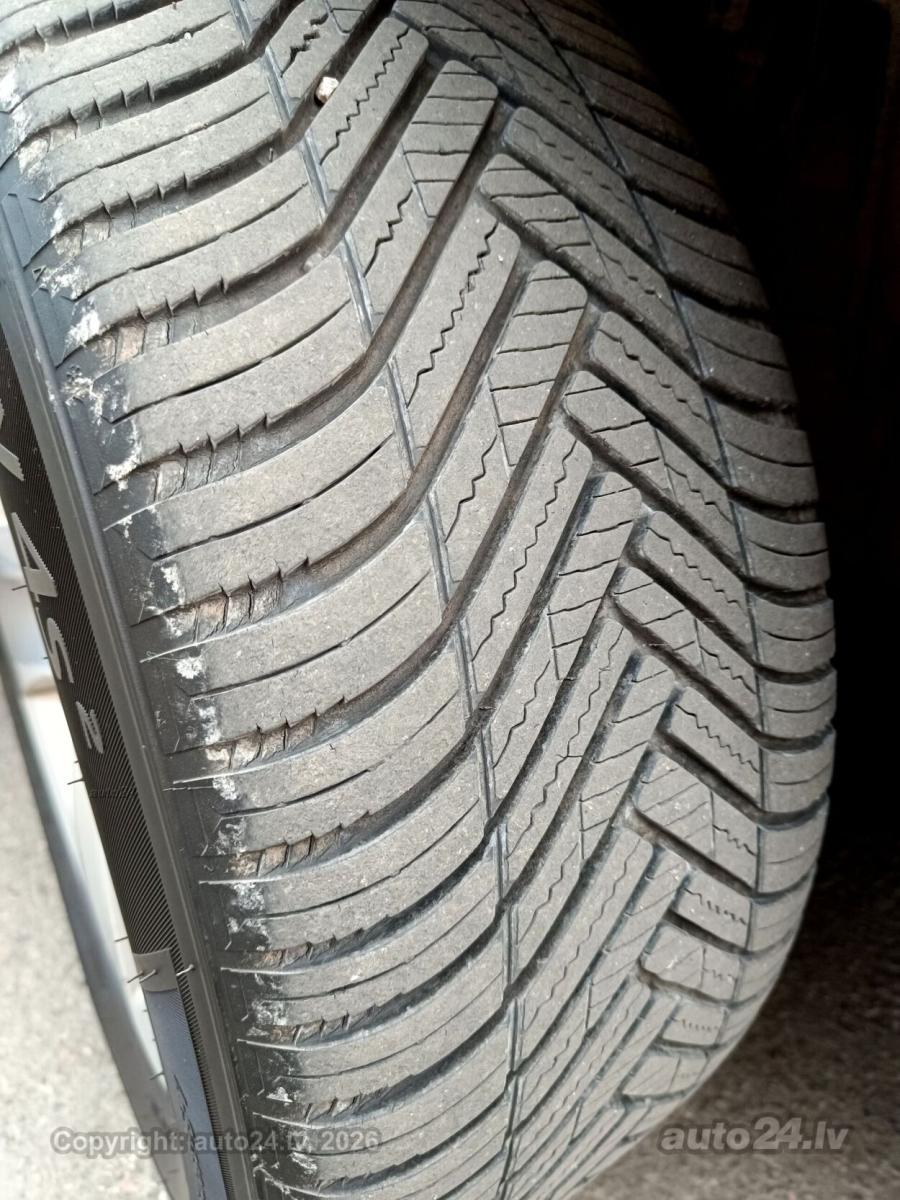 Melns BMW 5 Series 2012 Tartu, ar dzinēja tilpumu 2.00 L un nobraukumu 356 tūkst. km par 7299 €, foto 13 vietnē AUTOMOTO.COM.LV