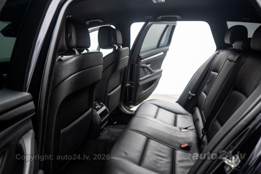 Melns BMW 5 Series 2012 Tallina, ar dzinēja tilpumu 3.00 L un nobraukumu 336 tūkst. km par 10999 €, foto 9 vietnē AUTOMOTO.COM.LV
