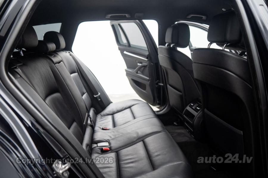 Melns BMW 5 Series 2012 Tallina, ar dzinēja tilpumu 3.00 L un nobraukumu 336 tūkst. km par 10999 €, foto 10 vietnē AUTOMOTO.COM.LV