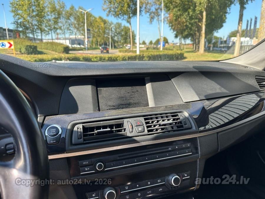 Black BMW 5 Series 2012 in Tallinn, with an engine capacity of 2.00 L and mileage of 244 thousand km for 6500 €, photo 11 on AUTOMOTO.COM.LV