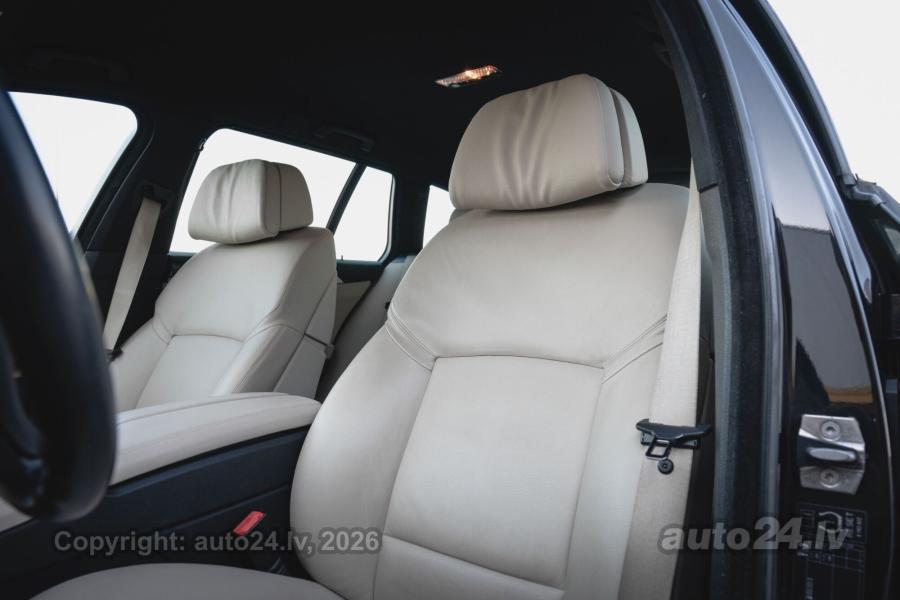 Melns BMW 5 Series 2012 Tartu, ar dzinēja tilpumu 3.00 L un nobraukumu 312 tūkst. km par 9300 €, foto 18 vietnē AUTOMOTO.COM.LV