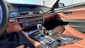 Melns BMW 5 Series 2012 Tallina, ar dzinēja tilpumu 3.00 L un nobraukumu 315 tūkst. km par 10900 €, foto 14 vietnē AUTOMOTO.COM.LV