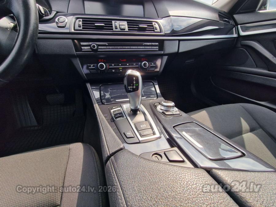 Melns BMW 5 Series 2012 Tartu, ar dzinēja tilpumu 2.00 L un nobraukumu 337 tūkst. km par 6990 €, foto 22 vietnē AUTOMOTO.COM.LV