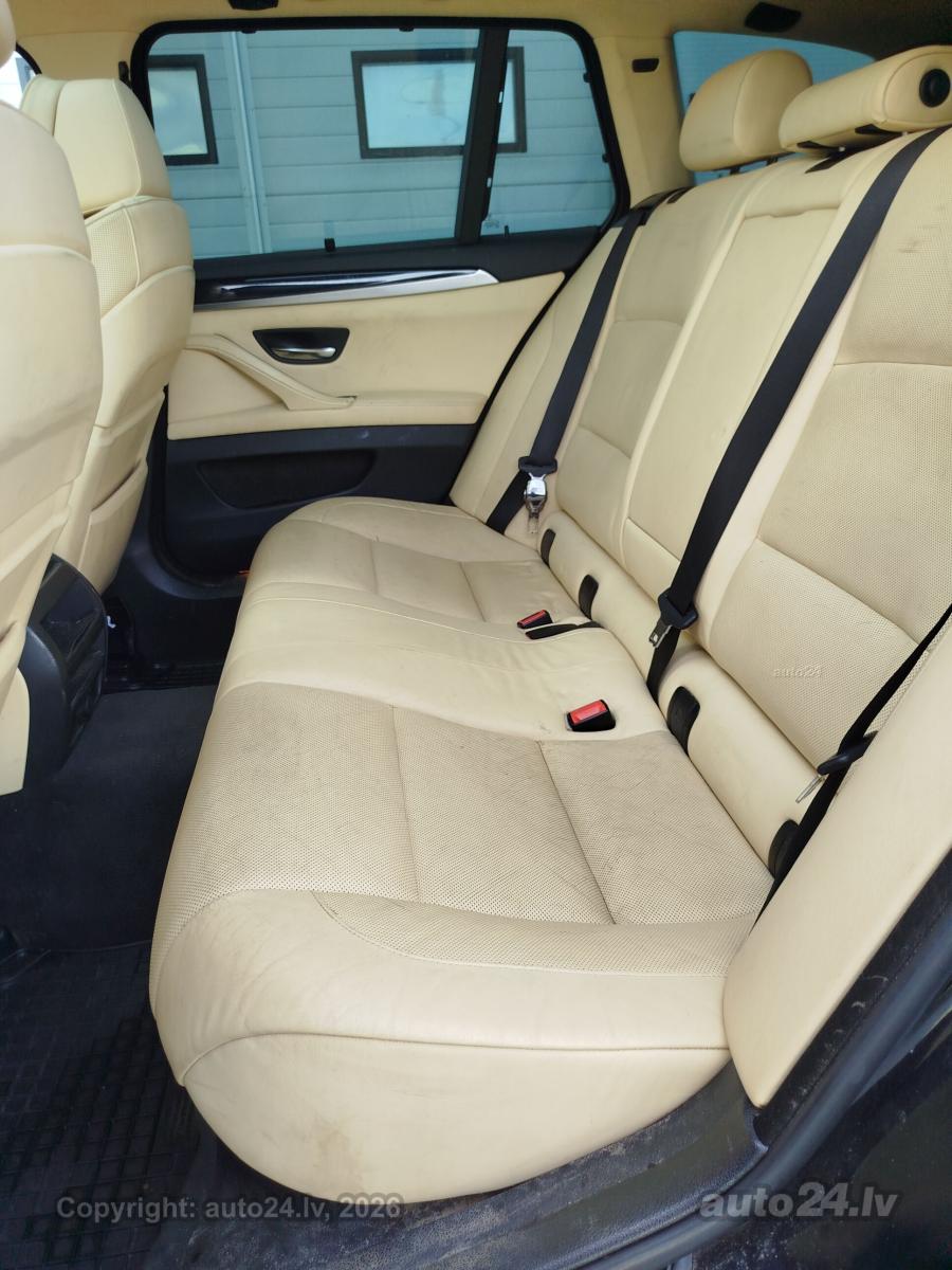 Melns BMW 5 Series 2012 Tartu, ar dzinēja tilpumu 3.00 L un nobraukumu 344 tūkst. km par 8390 €, foto 13 vietnē AUTOMOTO.COM.LV