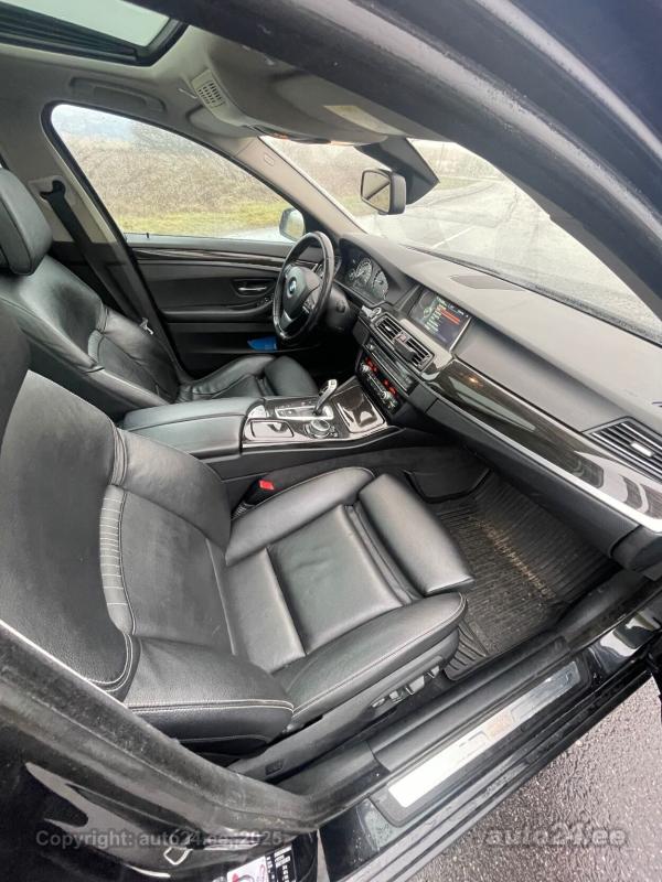 Melns BMW 5 Series 2013 Tallina, ar dzinēja tilpumu 3.00 L un nobraukumu 299 tūkst. km par 10500 €, foto 11 vietnē AUTOMOTO.COM.LV