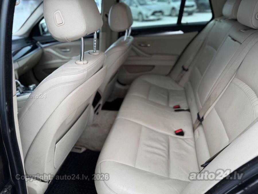 Melns BMW 5 Series 2013 Tartu, ar dzinēja tilpumu 2.00 L un nobraukumu 470 tūkst. km par 6500 €, foto 9 vietnē AUTOMOTO.COM.LV