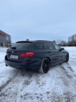 Melns BMW 5 Series 2013 Tallina, ar dzinēja tilpumu 2.00 L un nobraukumu 271 tūkst. km par 13800 €, foto 4 vietnē AUTOMOTO.COM.LV