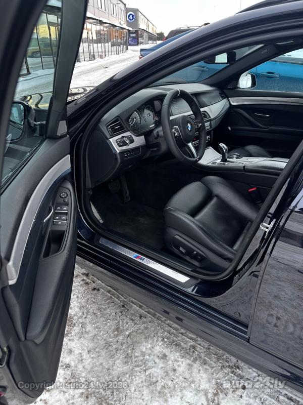Black BMW 5 Series 2013 in Tallinn, with an engine capacity of 2.00 L and mileage of 271 thousand km for 13800 €, photo 7 on AUTOMOTO.COM.LV