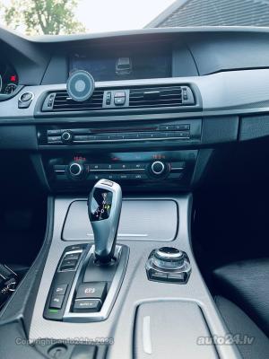 Black BMW 5 Series 2013 in Tallinn, with an engine capacity of 2.00 L and mileage of 239 thousand km for 12900 €, photo 11 on AUTOMOTO.COM.LV