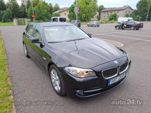 Melns BMW 5 Series 2013 Narva, ar dzinēja tilpumu 3.00 L un nobraukumu 200 tūkst. km par 8500 €, foto 4 vietnē AUTOMOTO.COM.LV