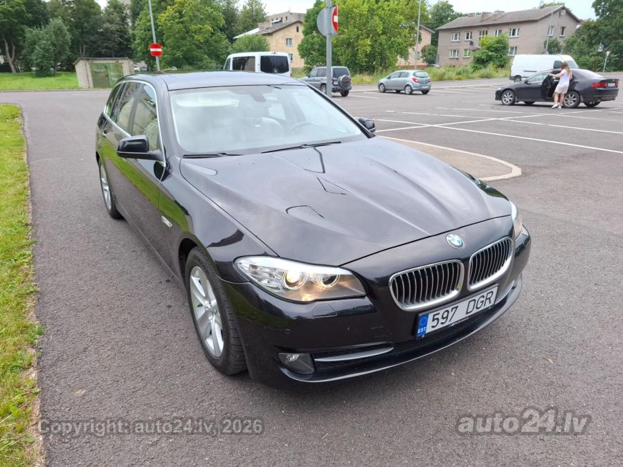 Melns BMW 5 Series 2013 Narva, ar dzinēja tilpumu 3.00 L un nobraukumu 200 tūkst. km par 8500 €, foto 8 vietnē AUTOMOTO.COM.LV