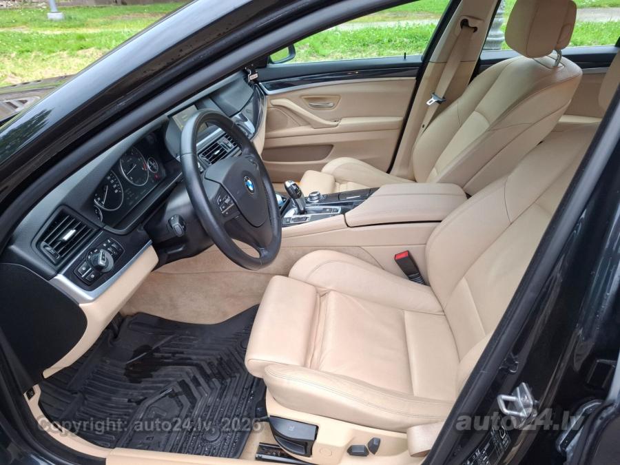 Melns BMW 5 Series 2013 Narva, ar dzinēja tilpumu 3.00 L un nobraukumu 200 tūkst. km par 8500 €, foto 9 vietnē AUTOMOTO.COM.LV