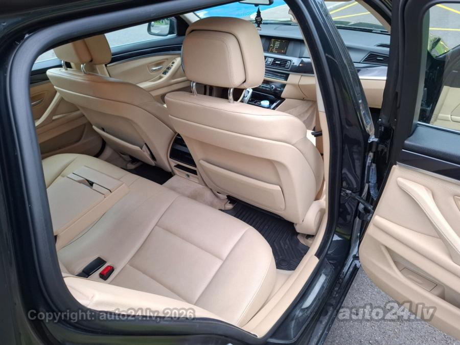 Melns BMW 5 Series 2013 Narva, ar dzinēja tilpumu 3.00 L un nobraukumu 200 tūkst. km par 8500 €, foto 15 vietnē AUTOMOTO.COM.LV