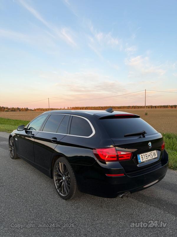 Black BMW 5 Series 2013 in Rakvere, with an engine capacity of 3.00 L and mileage of 360 thousand km for 9999 €, photo 3 on AUTOMOTO.COM.LV