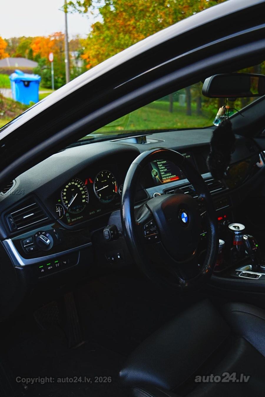 Melns BMW 5 Series 2013 Jehvi, ar dzinēja tilpumu 3.00 L un nobraukumu 273 tūkst. km par 15900 €, foto 14 vietnē AUTOMOTO.COM.LV