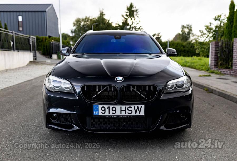 Black BMW 5 Series 2013 in Tallinn, with an engine capacity of 3.00 L and mileage of 345 thousand km for 9800 €, photo 3 on AUTOMOTO.COM.LV