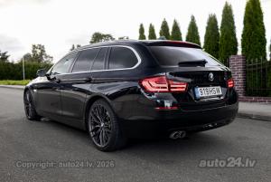 Black BMW 5 Series 2013 in Tallinn, with an engine capacity of 3.00 L and mileage of 345 thousand km for 9800 €, photo 5 on AUTOMOTO.COM.LV