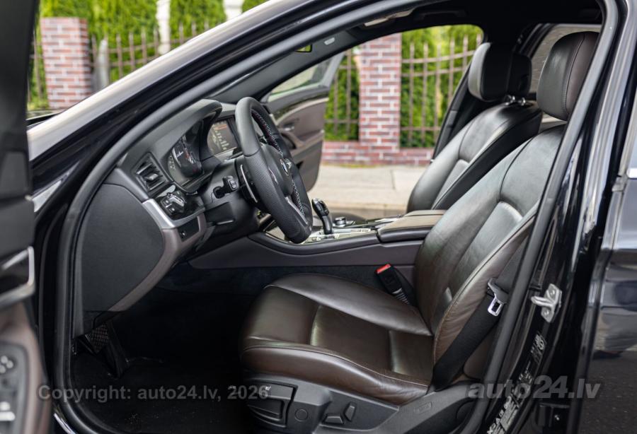 Black BMW 5 Series 2013 in Tallinn, with an engine capacity of 3.00 L and mileage of 345 thousand km for 9800 €, photo 11 on AUTOMOTO.COM.LV