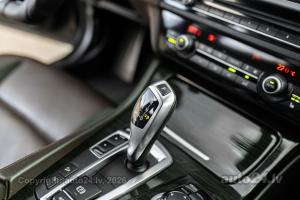 Black BMW 5 Series 2013 in Tallinn, with an engine capacity of 3.00 L and mileage of 345 thousand km for 9800 €, photo 23 on AUTOMOTO.COM.LV