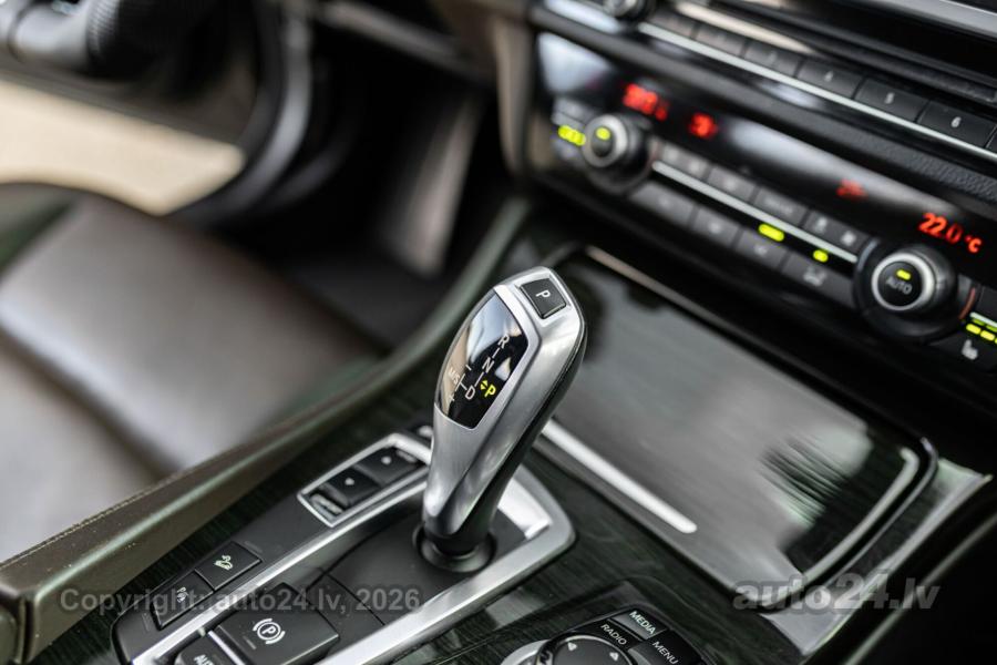 Black BMW 5 Series 2013 in Tallinn, with an engine capacity of 3.00 L and mileage of 345 thousand km for 9800 €, photo 23 on AUTOMOTO.COM.LV