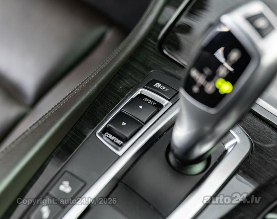 Black BMW 5 Series 2013 in Tallinn, with an engine capacity of 3.00 L and mileage of 345 thousand km for 9800 €, photo 24 on AUTOMOTO.COM.LV