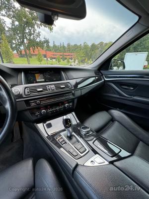 Melns BMW 5 Series 2013 Tallina, ar dzinēja tilpumu 2.00 L un nobraukumu 211 tūkst. km par 12700 €, foto 7 vietnē AUTOMOTO.COM.LV