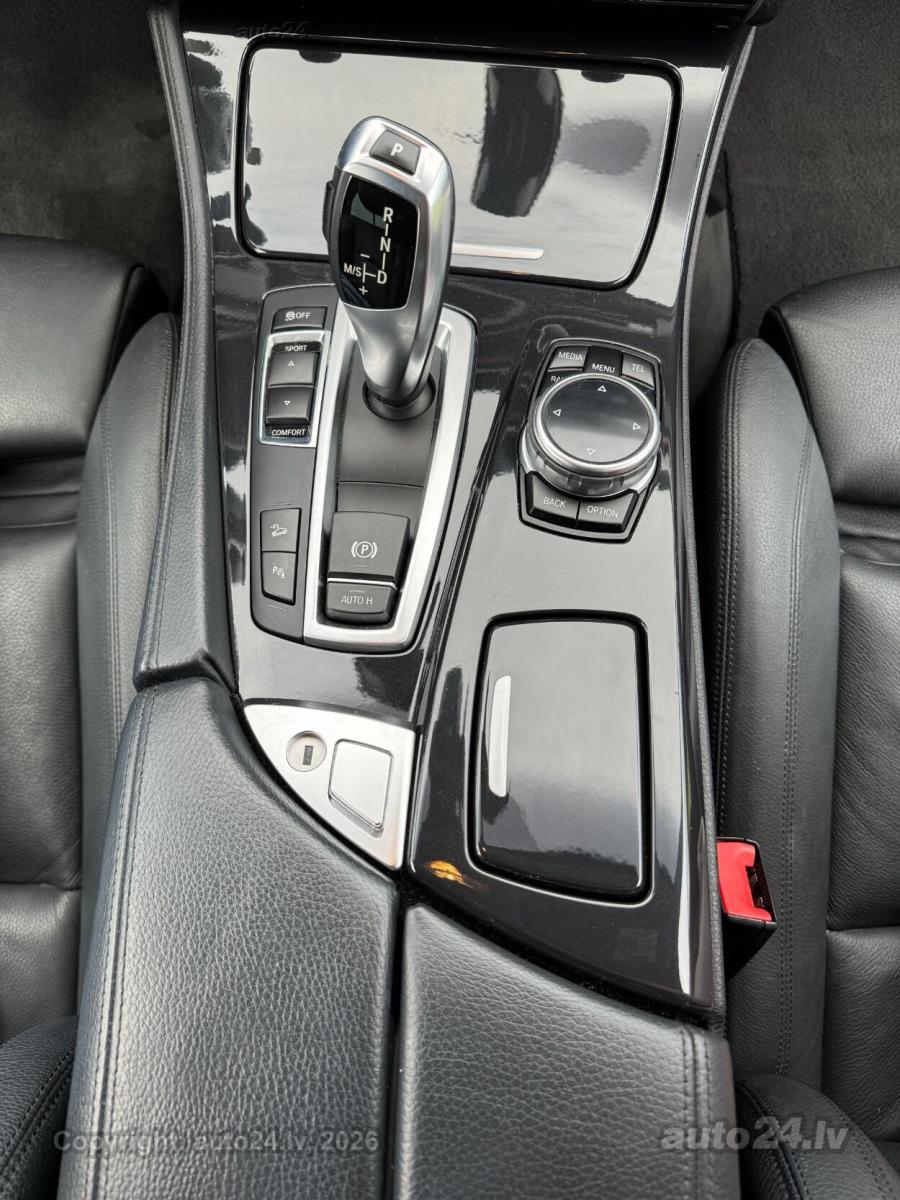 Melns BMW 5 Series 2013 Tallina, ar dzinēja tilpumu 2.00 L un nobraukumu 211 tūkst. km par 12700 €, foto 9 vietnē AUTOMOTO.COM.LV