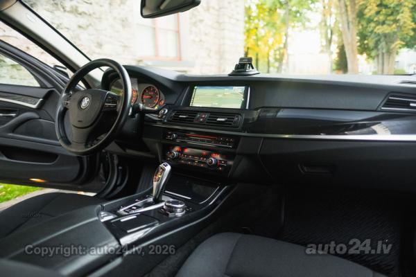 Black BMW 5 Series 2013 in Tallinn, with an engine capacity of 2.00 L and mileage of 360 thousand km for 6790 €, photo 11 on AUTOMOTO.COM.LV