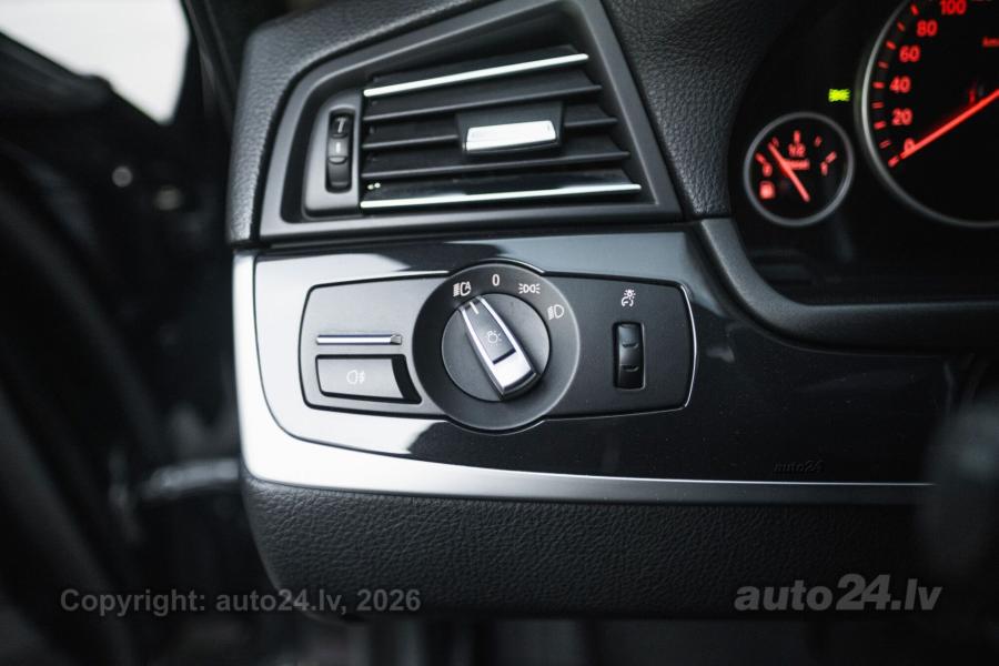 Black BMW 5 Series 2013 in Tallinn, with an engine capacity of 2.00 L and mileage of 360 thousand km for 6790 €, photo 15 on AUTOMOTO.COM.LV