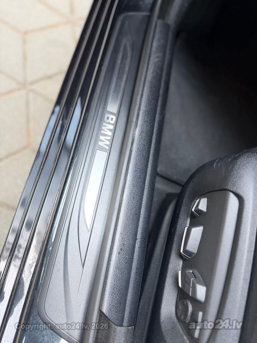 Black BMW 5 Series 2014 in Tallinn, with an engine capacity of 3.00 L and mileage of 296 thousand km for 12500 €, photo 19 on AUTOMOTO.COM.LV