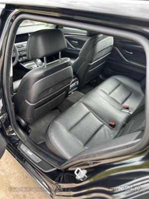 Black BMW 5 Series 2014 in Paide, with an engine capacity of 3.00 L and mileage of 245 thousand km for 15699 €, photo 15 on AUTOMOTO.COM.LV