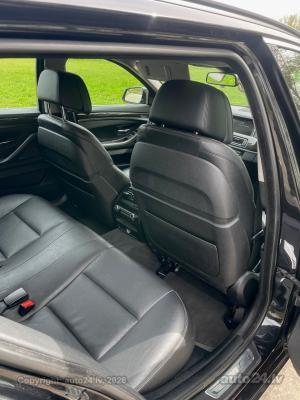 Black BMW 5 Series 2014 in Paide, with an engine capacity of 3.00 L and mileage of 245 thousand km for 15699 €, photo 16 on AUTOMOTO.COM.LV